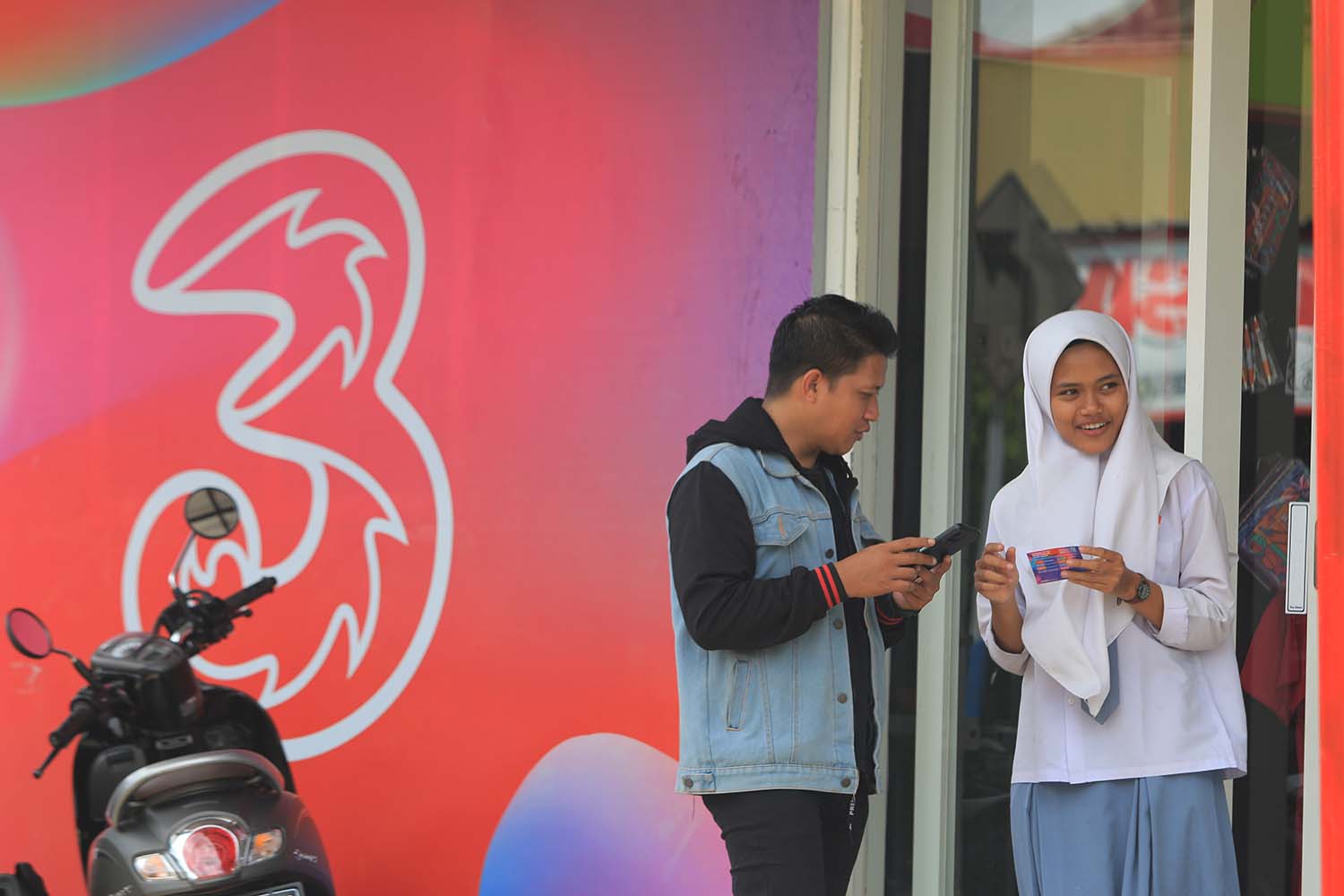 Hadirkan 3Kiosk, Indosat Ooredoo Hutchison Memperluas Layanan Tanpa ...